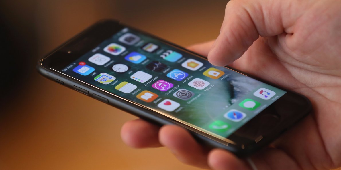 Apps That Everyone Should Have On Their Phone Tech Gifts For Kids apps-that-everyone-should-have-on-their-phone-tech-gifts-for-kids